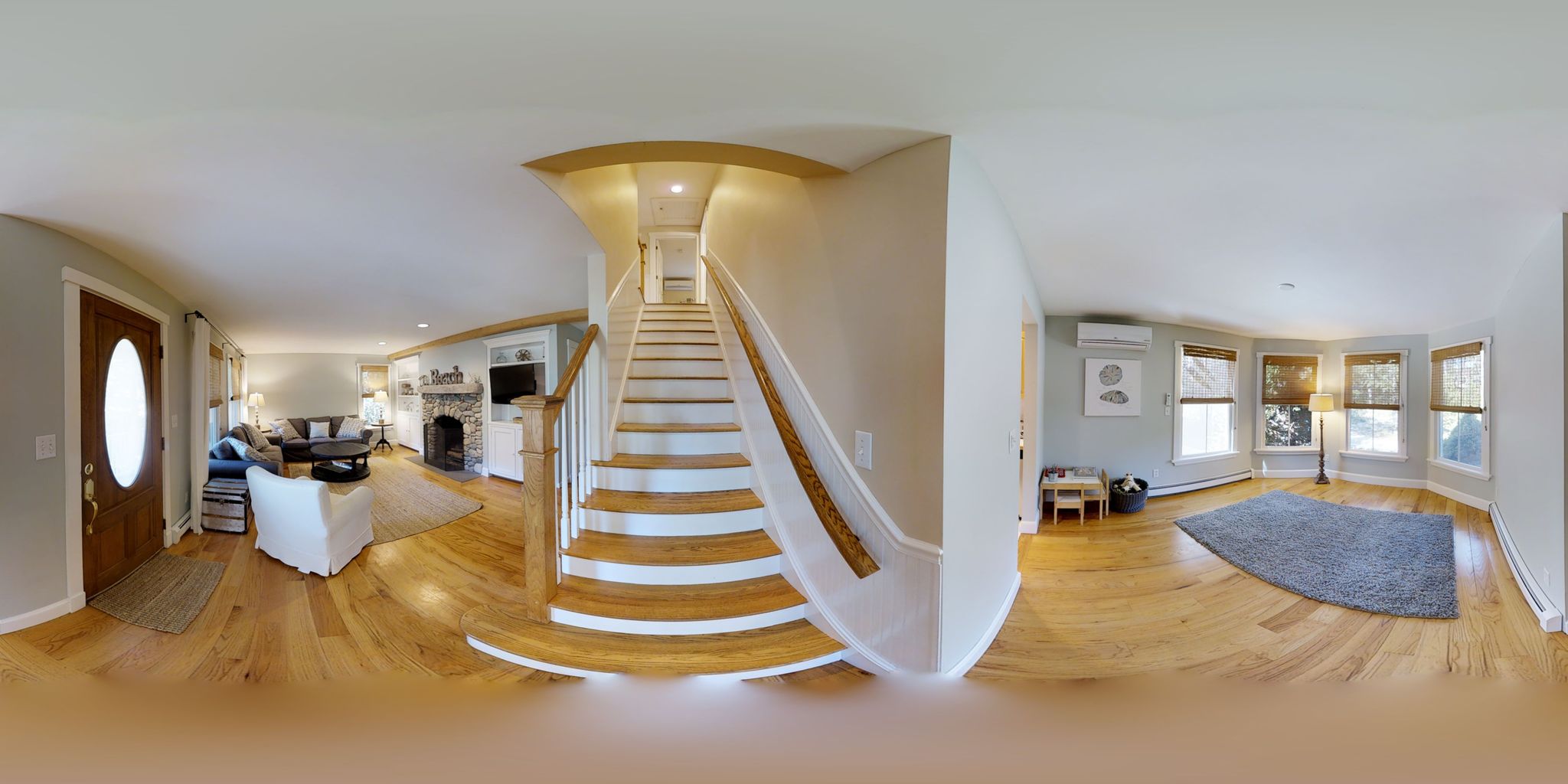 Classic Vineyard home, spacious for 1-2 families. Minutes frm downtwn ...